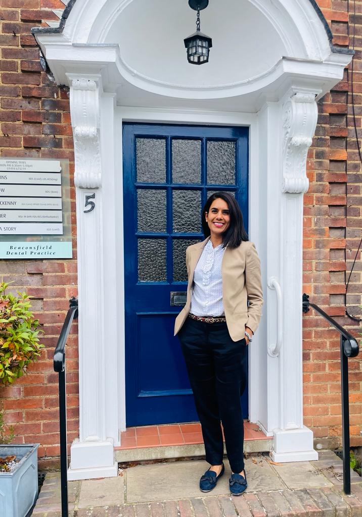 Dr. Shekha Bhuva - Specialist Periodontist & Implant Dentist